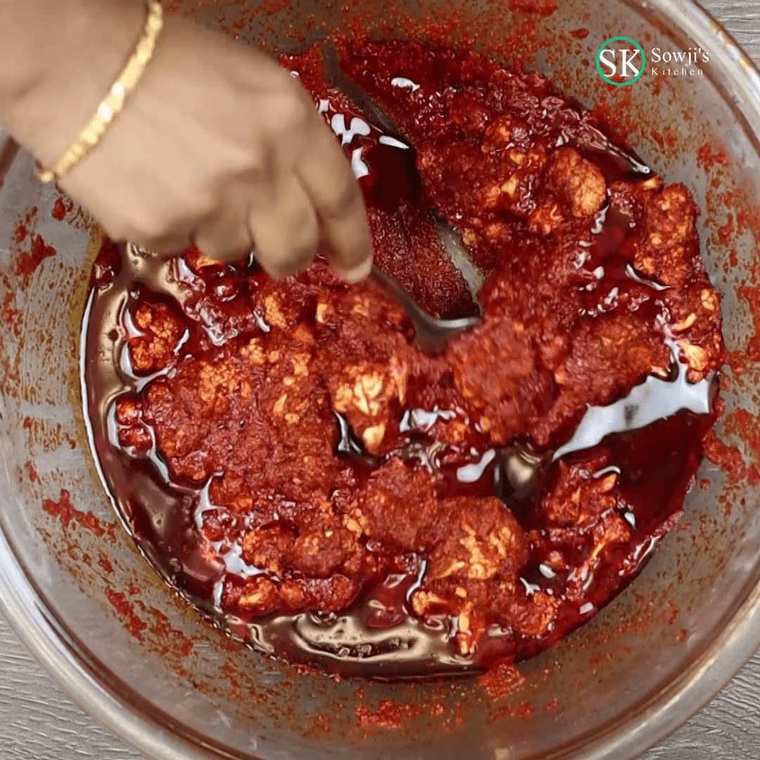 Cauliflower pickle recipe | Cauliflower avakaya | Gobi ka achar - Sowji ...