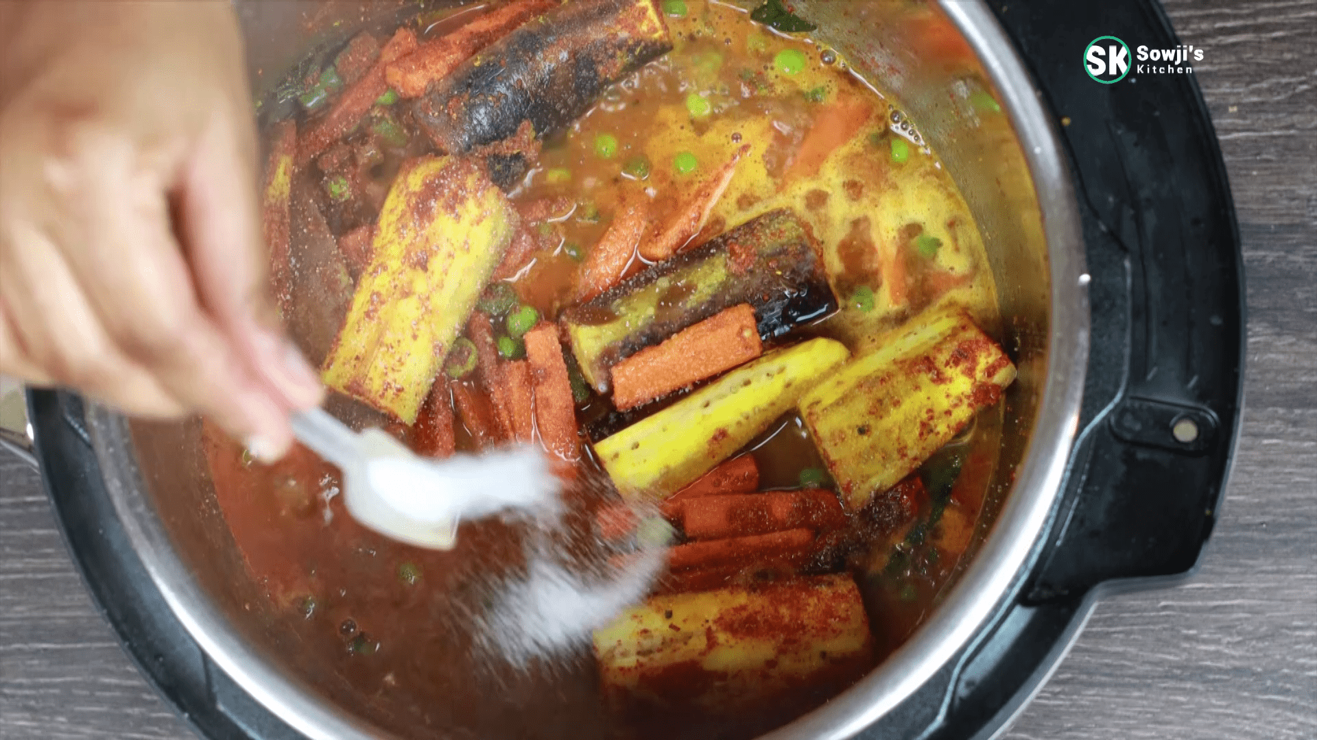 INSTANT POT Bisibelebath |Hot Lentil Rice |bisibelabath recipe |Bisi ...